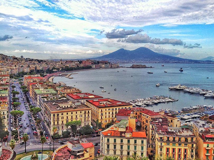 Naples, Italy: Your Public Transit Guide